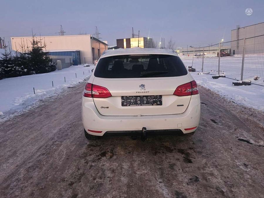 Balts Peugeot 308 2015 Kauņa, ar dzinēja tilpumu 1.56 L un nobraukumu 220 tūkst. km par 4995 €, foto 6 vietnē AUTOMOTO.COM.LV