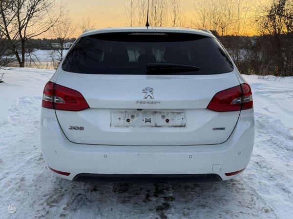 White Peugeot 308 2015 in Kaunas, with an engine capacity of 1.56 L and mileage of 244 thousand km for 3700 €, photo 6 on AUTOMOTO.COM.LV