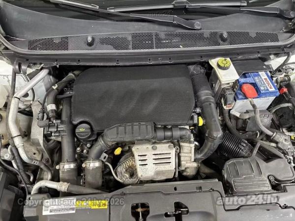 White Peugeot 308 2015 in Tallinn, with an engine capacity of 1.20 L and mileage of 139 thousand km for 5999 €, photo 11 on AUTOMOTO.COM.LV