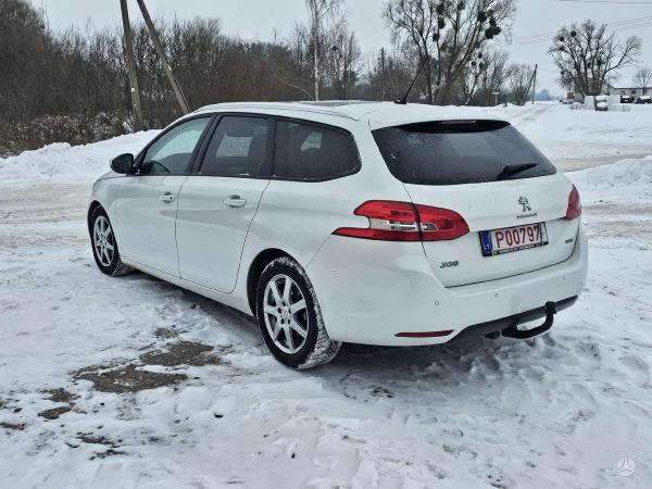 White Peugeot 308 2015 in Kaunas, with an engine capacity of 1.56 L and mileage of 220 thousand km for 4950 €, photo 7 on AUTOMOTO.COM.LV