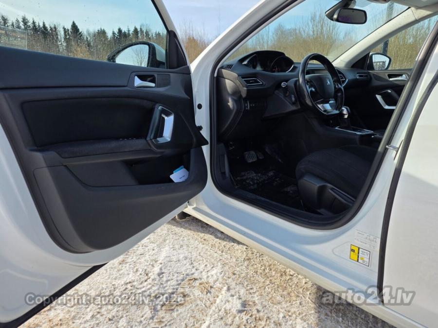 Balts Peugeot 308 2015 Tartu, ar dzinēja tilpumu 1.20 L un nobraukumu 174 tūkst. km par 6900 €, foto 7 vietnē AUTOMOTO.COM.LV