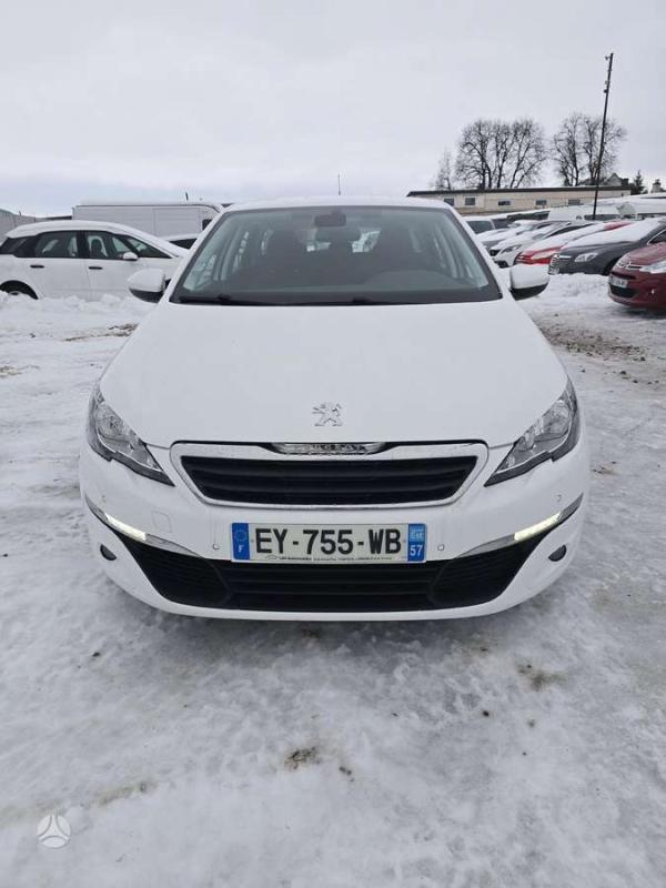 White Peugeot 308 2015 in Taurage, with an engine capacity of 1.56 L and mileage of 302 thousand km for 4200 €, photo 2 on AUTOMOTO.COM.LV