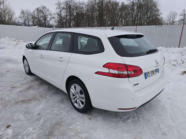 White Peugeot 308 2015 in Taurage, with an engine capacity of 1.56 L and mileage of 302 thousand km for 4200 €, photo 5 on AUTOMOTO.COM.LV