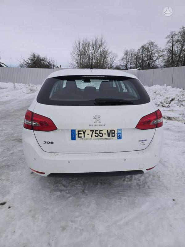 White Peugeot 308 2015 in Taurage, with an engine capacity of 1.56 L and mileage of 302 thousand km for 4200 €, photo 6 on AUTOMOTO.COM.LV