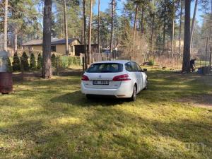 White Peugeot 308 2015 in Riga, with an engine capacity of 1.60 L and mileage of 277 thousand km for 3500 €, photo 4 on AUTOMOTO.COM.LV