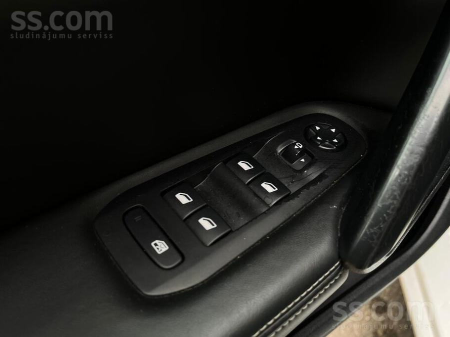 Balts Peugeot 308 2015 Rīga, ar dzinēja tilpumu 1.20 L un nobraukumu 0 tūkst. km par 6600 €, foto 18 vietnē AUTOMOTO.COM.LV