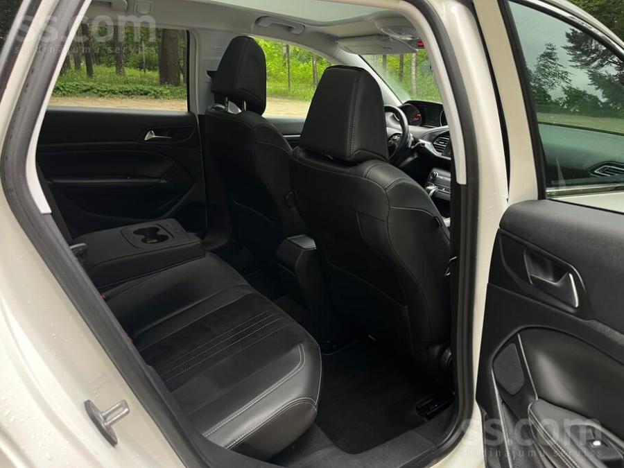 Balts Peugeot 308 2015 Rīga, ar dzinēja tilpumu 1.20 L un nobraukumu 0 tūkst. km par 6600 €, foto 24 vietnē AUTOMOTO.COM.LV