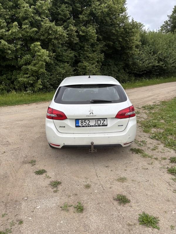 White Peugeot 308 2015 in Kunda, with an engine capacity of 1.60 L and mileage of 424 thousand km for 3999 €, photo 2 on AUTOMOTO.COM.LV