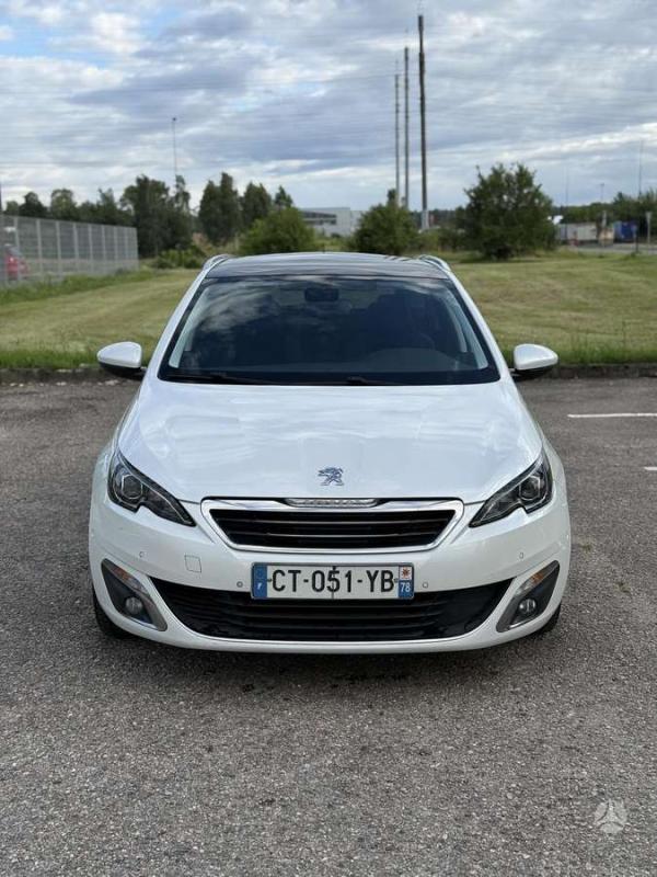 Balts Peugeot 308 2015 Viļņa, ar dzinēja tilpumu 1.20 L un nobraukumu 210 tūkst. km par 3900 €, foto 2 vietnē AUTOMOTO.COM.LV