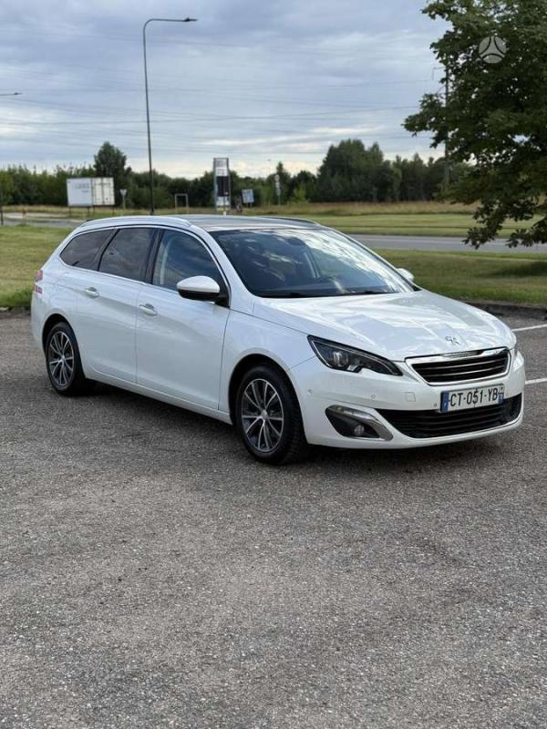 Balts Peugeot 308 2015 Viļņa, ar dzinēja tilpumu 1.20 L un nobraukumu 210 tūkst. km par 3900 €, foto 3 vietnē AUTOMOTO.COM.LV