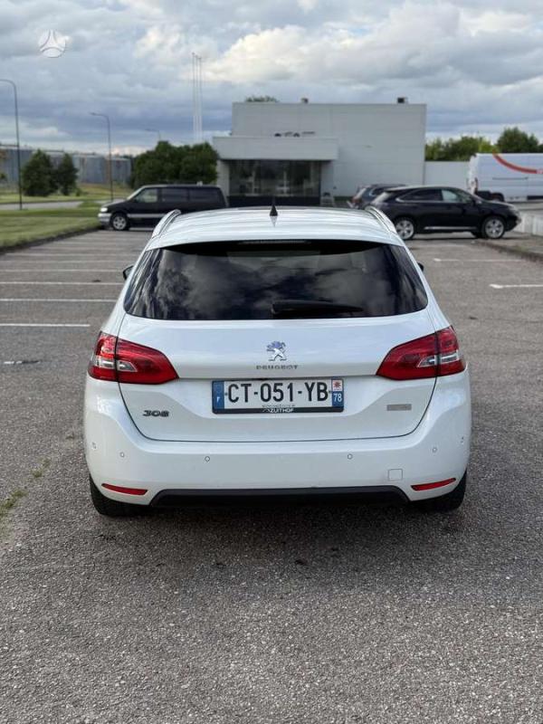 Balts Peugeot 308 2015 Viļņa, ar dzinēja tilpumu 1.20 L un nobraukumu 210 tūkst. km par 3900 €, foto 5 vietnē AUTOMOTO.COM.LV