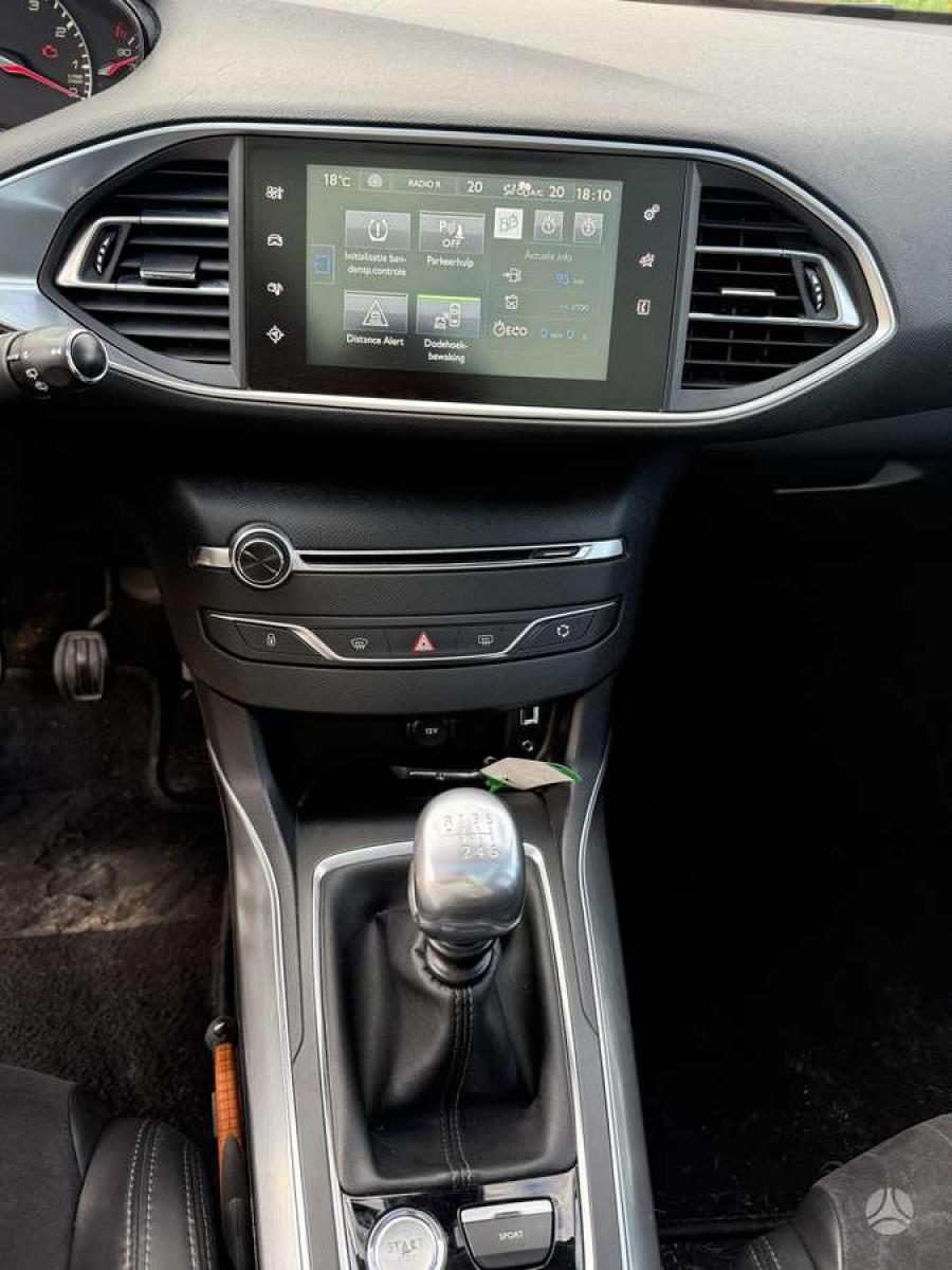 White Peugeot 308 2015 in Vilnius, with an engine capacity of 1.20 L and mileage of 210 thousand km for 3900 €, photo 13 on AUTOMOTO.COM.LV