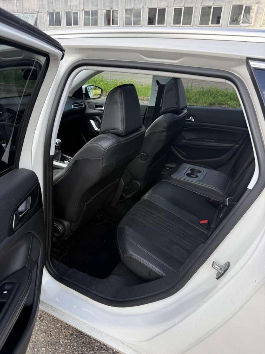 White Peugeot 308 2015 in Vilnius, with an engine capacity of 1.20 L and mileage of 210 thousand km for 3900 €, photo 14 on AUTOMOTO.COM.LV