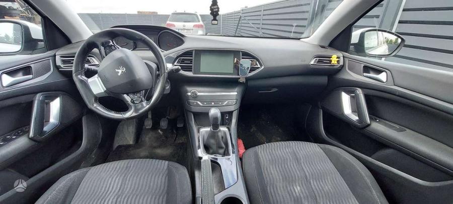 Balts Peugeot 308 2015 Kauņa, ar dzinēja tilpumu 1.56 L un nobraukumu 218 tūkst. km par 2400 €, foto 12 vietnē AUTOMOTO.COM.LV