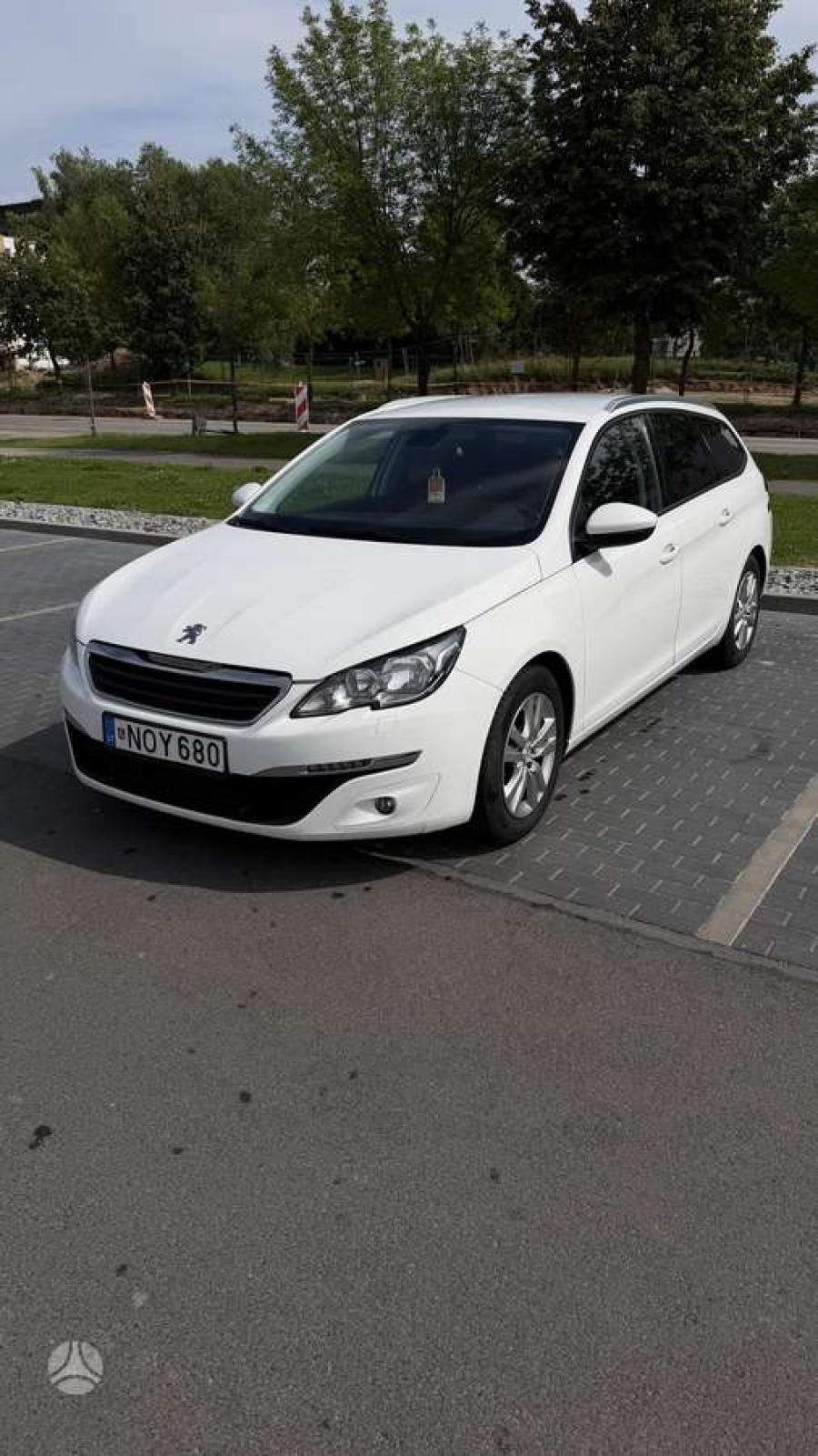 White Peugeot 308 2015 in Kaunas, with an engine capacity of 1.20 L and mileage of 232 thousand km for 3700 €, photo 3 on AUTOMOTO.COM.LV