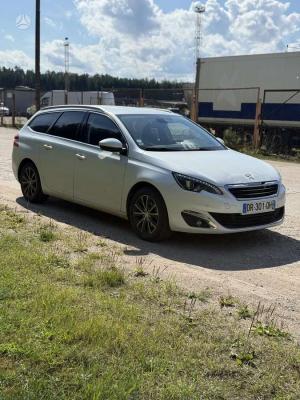 White Peugeot 308 2015 in Vilnius, with an engine capacity of 1.20 L and mileage of 200 thousand km for 3800 €, photo 4 on AUTOMOTO.COM.LV