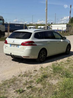 White Peugeot 308 2015 in Vilnius, with an engine capacity of 1.20 L and mileage of 200 thousand km for 3800 €, photo 5 on AUTOMOTO.COM.LV
