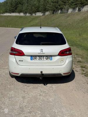 White Peugeot 308 2015 in Vilnius, with an engine capacity of 1.20 L and mileage of 200 thousand km for 3800 €, photo 6 on AUTOMOTO.COM.LV
