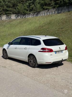 White Peugeot 308 2015 in Vilnius, with an engine capacity of 1.20 L and mileage of 200 thousand km for 3800 €, photo 7 on AUTOMOTO.COM.LV