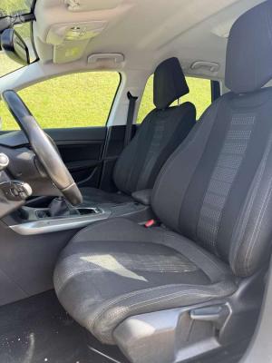 White Peugeot 308 2015 in Vilnius, with an engine capacity of 1.20 L and mileage of 200 thousand km for 3800 €, photo 10 on AUTOMOTO.COM.LV