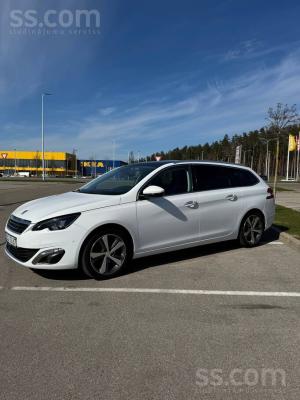 White Peugeot 308 2015 in Riga, with an engine capacity of 1.20 L and mileage of 181 thousand km for 5499 €, photo 3 on AUTOMOTO.COM.LV