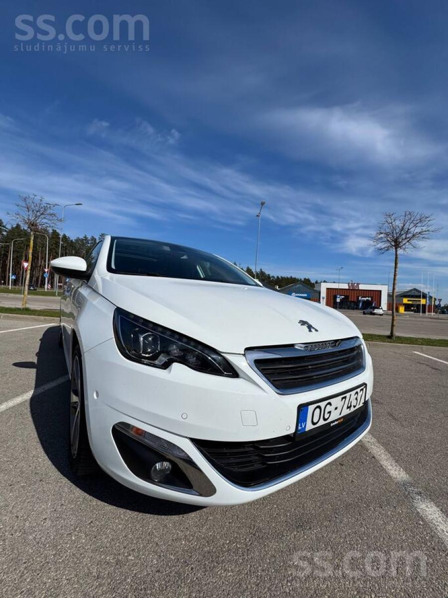 White Peugeot 308 2015 in Riga, with an engine capacity of 1.20 L and mileage of 181 thousand km for 5499 €, photo 6 on AUTOMOTO.COM.LV