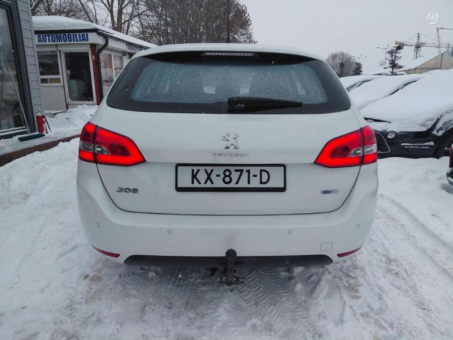 White Peugeot 308 2016 in Klaipeda, with an engine capacity of 1.20 L and mileage of 222 thousand km for 3699 €, photo 4 on AUTOMOTO.COM.LV