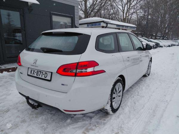 White Peugeot 308 2016 in Klaipeda, with an engine capacity of 1.20 L and mileage of 222 thousand km for 3699 €, photo 6 on AUTOMOTO.COM.LV