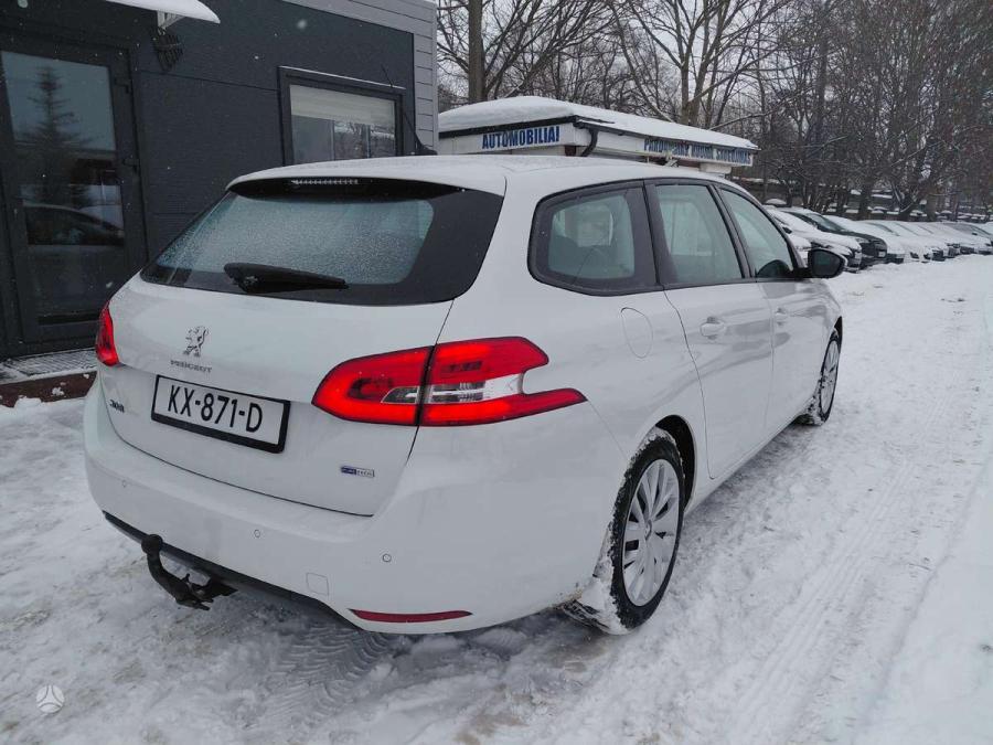 White Peugeot 308 2016 in Klaipeda, with an engine capacity of 1.20 L and mileage of 222 thousand km for 3699 €, photo 6 on AUTOMOTO.COM.LV