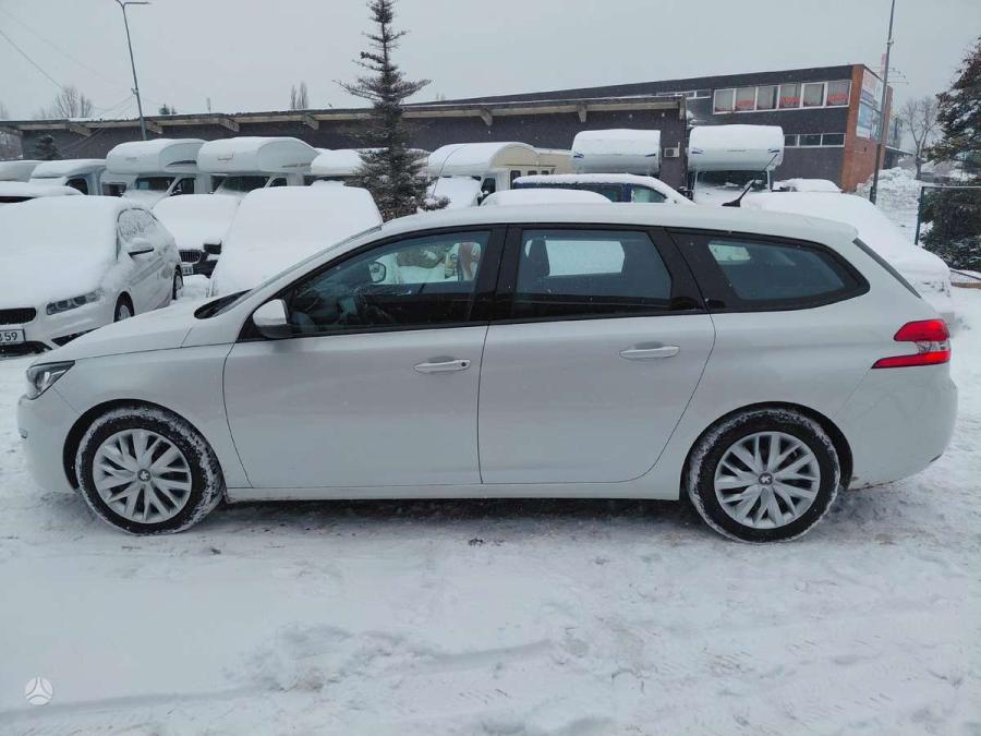 White Peugeot 308 2016 in Klaipeda, with an engine capacity of 1.20 L and mileage of 222 thousand km for 3699 €, photo 9 on AUTOMOTO.COM.LV