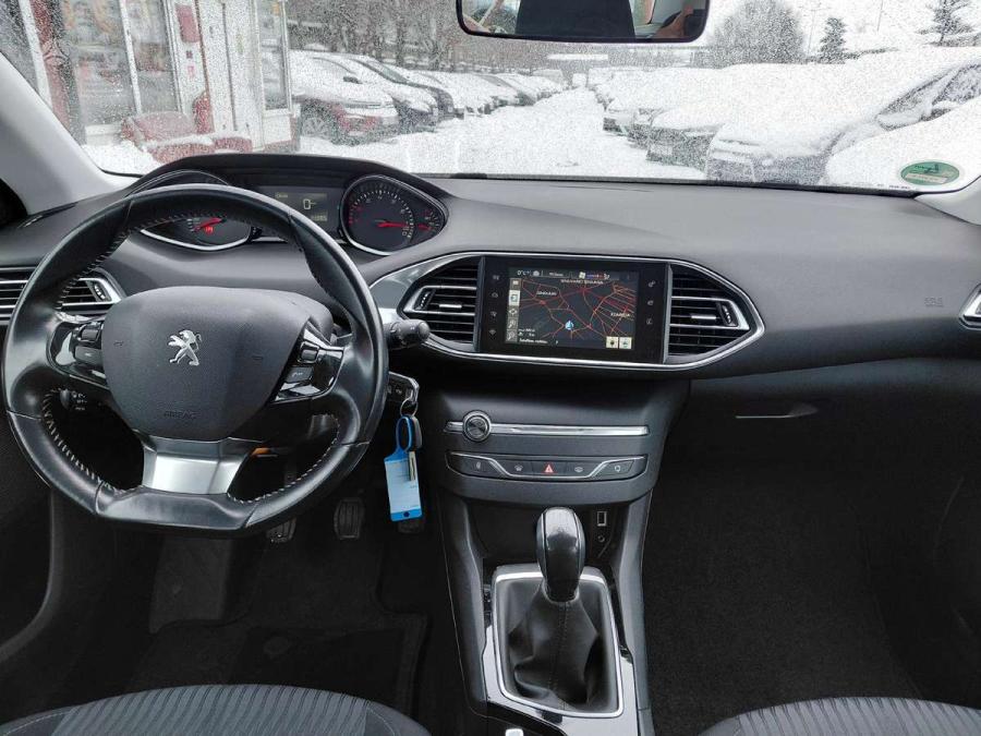 White Peugeot 308 2016 in Klaipeda, with an engine capacity of 1.20 L and mileage of 222 thousand km for 3699 €, photo 19 on AUTOMOTO.COM.LV