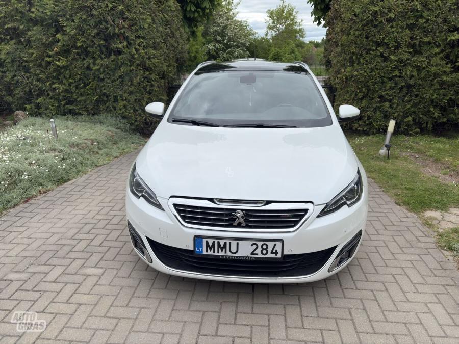 White Peugeot 308 2016 in Vilnius, with an engine capacity of 1.60 L and mileage of 206 thousand km for 6900 €, photo 3 on AUTOMOTO.COM.LV