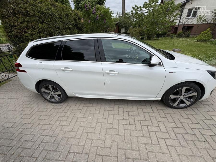 White Peugeot 308 2016 in Vilnius, with an engine capacity of 1.60 L and mileage of 206 thousand km for 6900 €, photo 9 on AUTOMOTO.COM.LV
