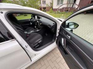 White Peugeot 308 2016 in Vilnius, with an engine capacity of 1.60 L and mileage of 206 thousand km for 6900 €, photo 10 on AUTOMOTO.COM.LV