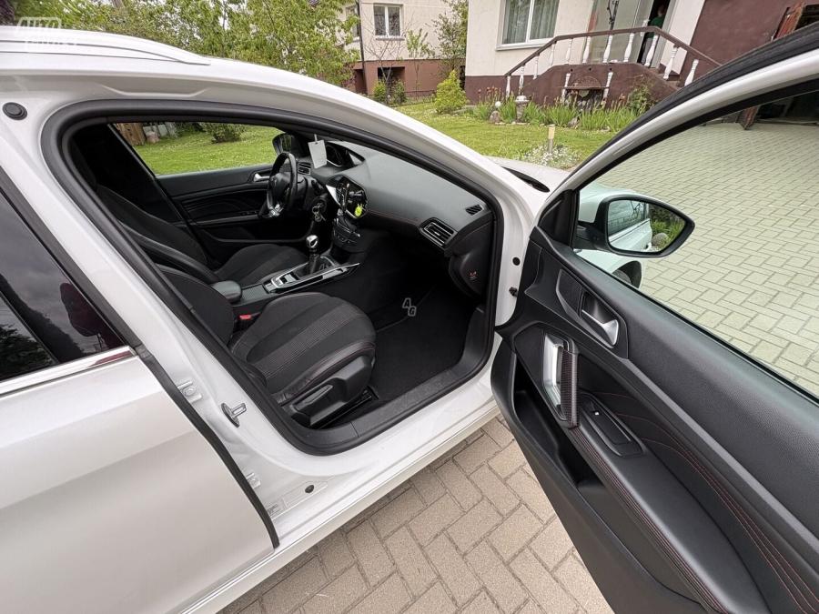 White Peugeot 308 2016 in Vilnius, with an engine capacity of 1.60 L and mileage of 206 thousand km for 6900 €, photo 10 on AUTOMOTO.COM.LV