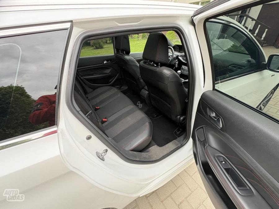 White Peugeot 308 2016 in Vilnius, with an engine capacity of 1.60 L and mileage of 206 thousand km for 6900 €, photo 11 on AUTOMOTO.COM.LV