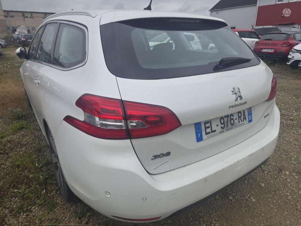 White Peugeot 308 2016 in Taurage, with an engine capacity of 2.00 L and mileage of 299 thousand km for 3700 €, photo 4 on AUTOMOTO.COM.LV