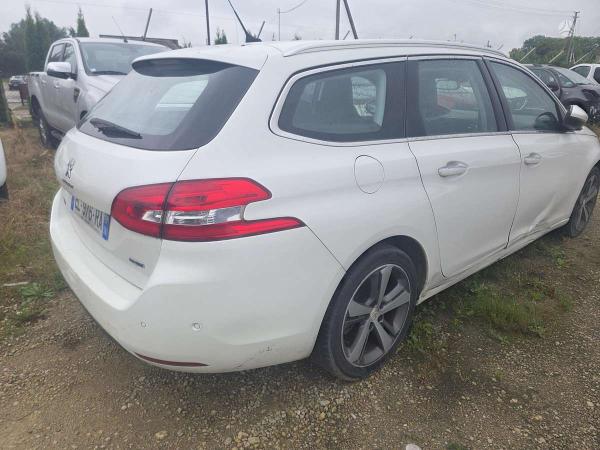 White Peugeot 308 2016 in Taurage, with an engine capacity of 2.00 L and mileage of 299 thousand km for 3700 €, photo 6 on AUTOMOTO.COM.LV