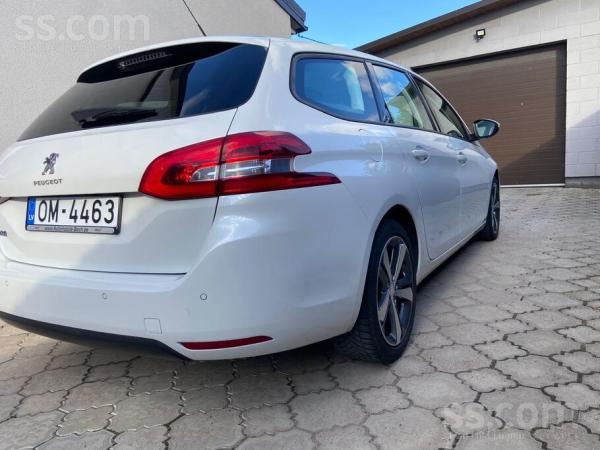 White Peugeot 308 2016 in Daugavpils, with an engine capacity of 1.20 L and mileage of 132 thousand km for 4750 €, photo 5 on AUTOMOTO.COM.LV