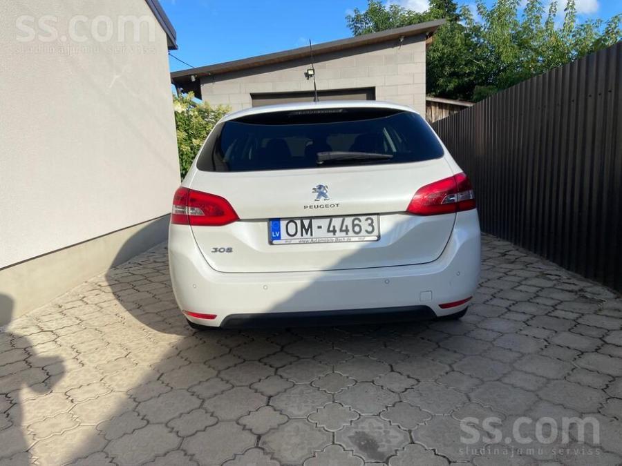 Balts Peugeot 308 2016 Daugavpils, ar dzinēja tilpumu 1.20 L un nobraukumu 132 tūkst. km par 4750 €, foto 7 vietnē AUTOMOTO.COM.LV