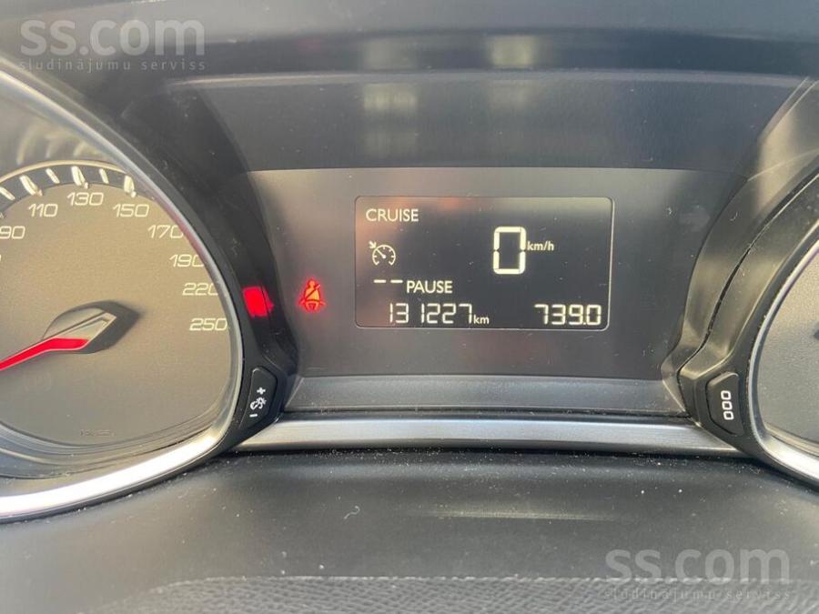 Balts Peugeot 308 2016 Daugavpils, ar dzinēja tilpumu 1.20 L un nobraukumu 132 tūkst. km par 4750 €, foto 18 vietnē AUTOMOTO.COM.LV