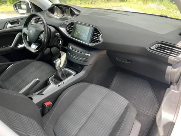 White Peugeot 308 2016 in Jelgava, with an engine capacity of 1.20 L and mileage of 131 thousand km for 4790 €, photo 7 on AUTOMOTO.COM.LV