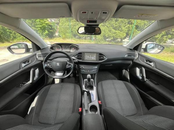 White Peugeot 308 2016 in Jelgava, with an engine capacity of 1.20 L and mileage of 131 thousand km for 4790 €, photo 10 on AUTOMOTO.COM.LV