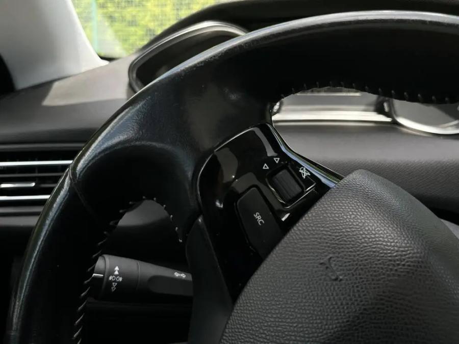 Balts Peugeot 308 2016 Jelgava, ar dzinēja tilpumu 1.20 L un nobraukumu 131 tūkst. km par 4790 €, foto 20 vietnē AUTOMOTO.COM.LV
