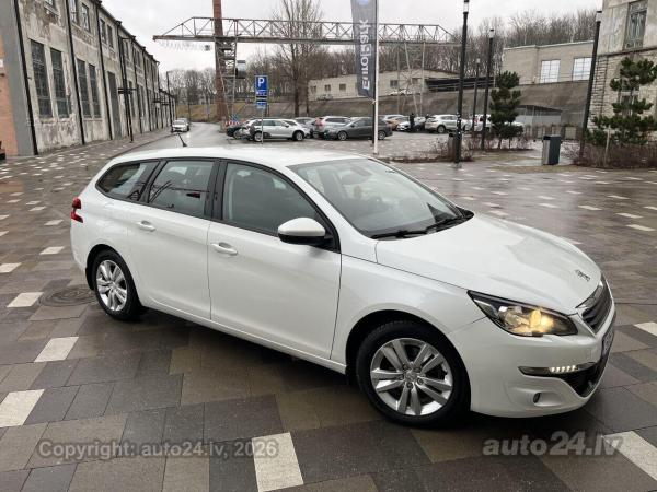 Balts Peugeot 308 2017 Tallina, ar dzinēja tilpumu 1.60 L un nobraukumu 140 tūkst. km par 8000 €, foto 4 vietnē AUTOMOTO.COM.LV