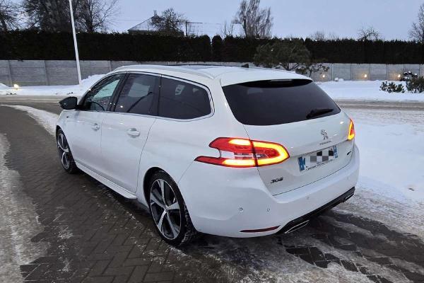 White Peugeot 308 2017 in Taurage, with an engine capacity of 2.00 L and mileage of 285 thousand km for 6800 €, photo 8 on AUTOMOTO.COM.LV