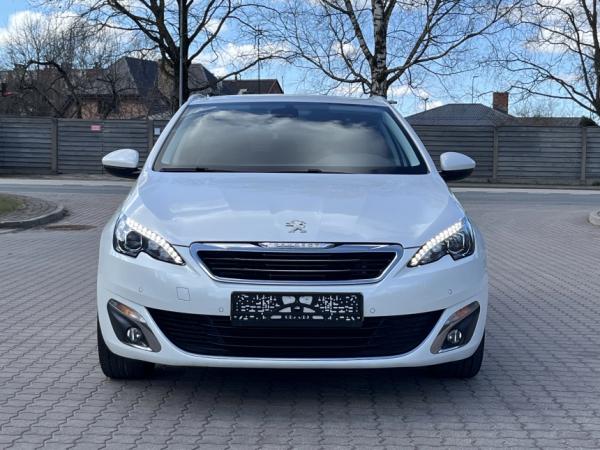 White Peugeot 308 2017 in Riga, with an engine capacity of 1.20 L and mileage of 113 thousand km for 7990 €, photo 2 on AUTOMOTO.COM.LV