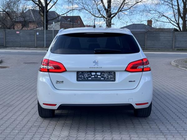 White Peugeot 308 2017 in Riga, with an engine capacity of 1.20 L and mileage of 113 thousand km for 7990 €, photo 5 on AUTOMOTO.COM.LV