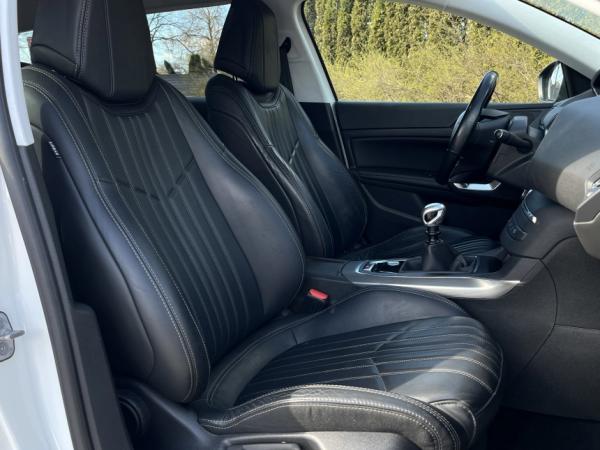 White Peugeot 308 2017 in Riga, with an engine capacity of 1.20 L and mileage of 113 thousand km for 7990 €, photo 9 on AUTOMOTO.COM.LV