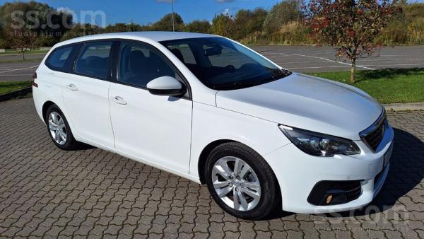 White Peugeot 308 2018 in Riga, with an engine capacity of 1.50 L and mileage of 266 thousand km for 6100 €, photo 2 on AUTOMOTO.COM.LV